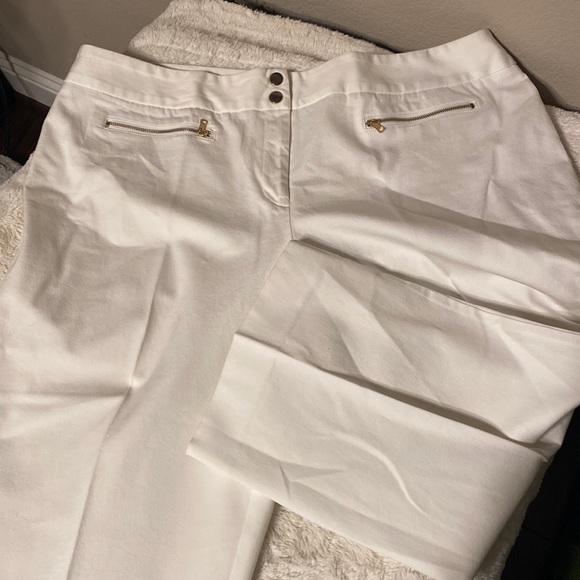 Alfani | Pants & Jumpsuits | White Capri Pants With Double Gold Snap ...